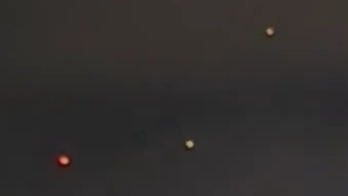 Orbs in triangle formation in the sky above Reno, Nevada 6-Dec-2022 ...