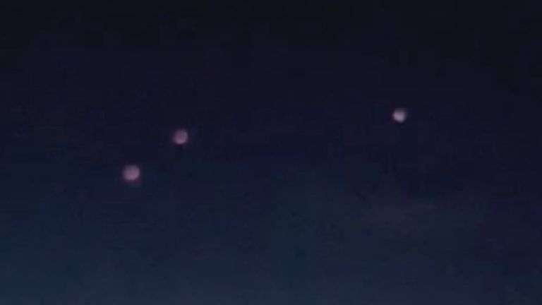 Passenger on Allegiant Flight 1127 Captures Video of Pulsating UFO ...